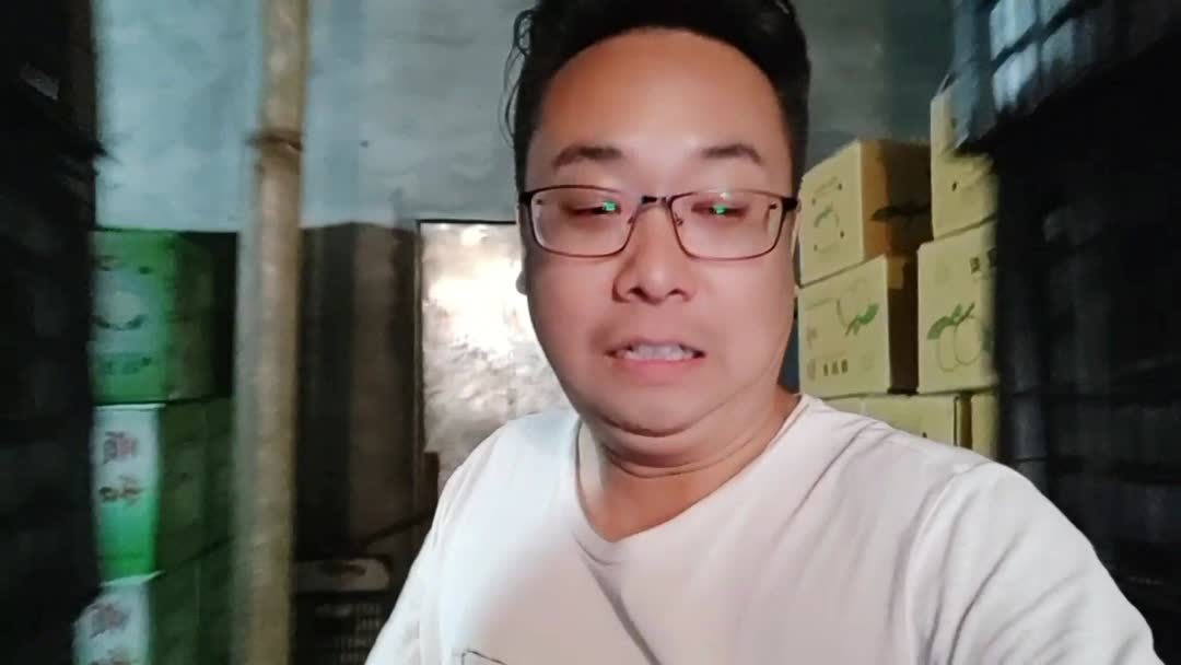 河北万亩皇冠雪花梨如何保鲜?张卜带你进冷库,发生啥事跑出来了