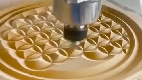 木工数控雕刻机,怪不得专家说现在的木雕不值钱,原来都是机械雕刻...