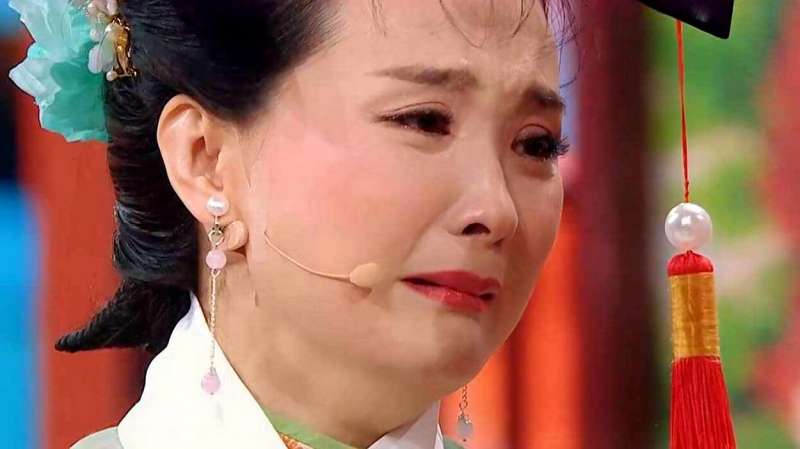 20年后《还珠格格》剧组重聚,晴儿下跪痛哭,主角却一个没来