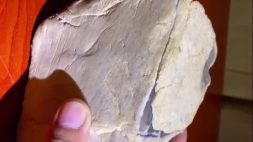 价值7位数的高冰玻璃种翡翠?不,这是水沫玉