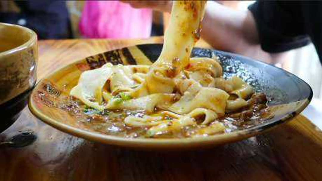 一家小小的川味面馆,粉面种类很丰富,味美价廉顾客多