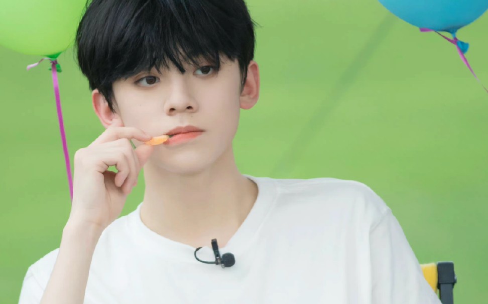 【左航】【微博视频】来一段创作练习,一段“离谱”的、“随意”的...