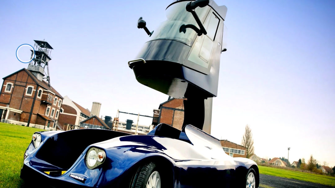 汽车车头能升高3米,还不影响驾驶,警察城管专用