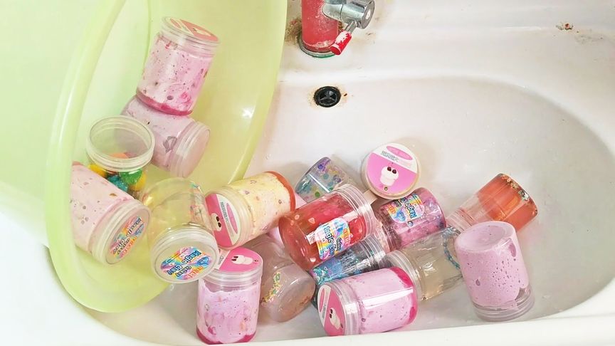 堆快一年的废泥是什么样?无硼砂装满了一盆,为什么遇水会变软呢