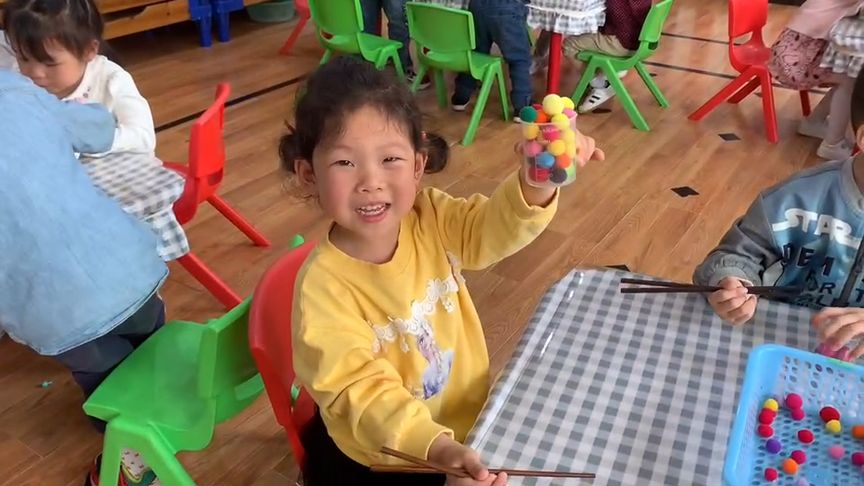 学会使用筷子 #金豆子幼稚园 #幼儿园