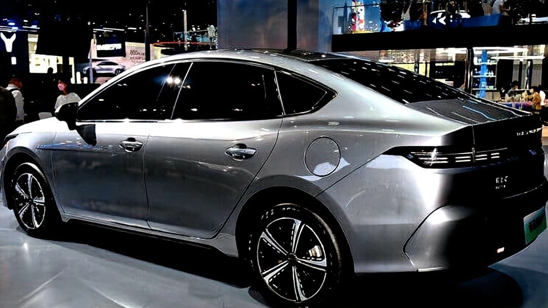 2022款比亚迪驱逐舰05终于来了!轴距2718mm,配1.5L插电式混动