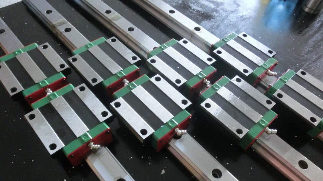 不等距机械手中的迷你气缸和直线导轨有什么作用?该如何选型?