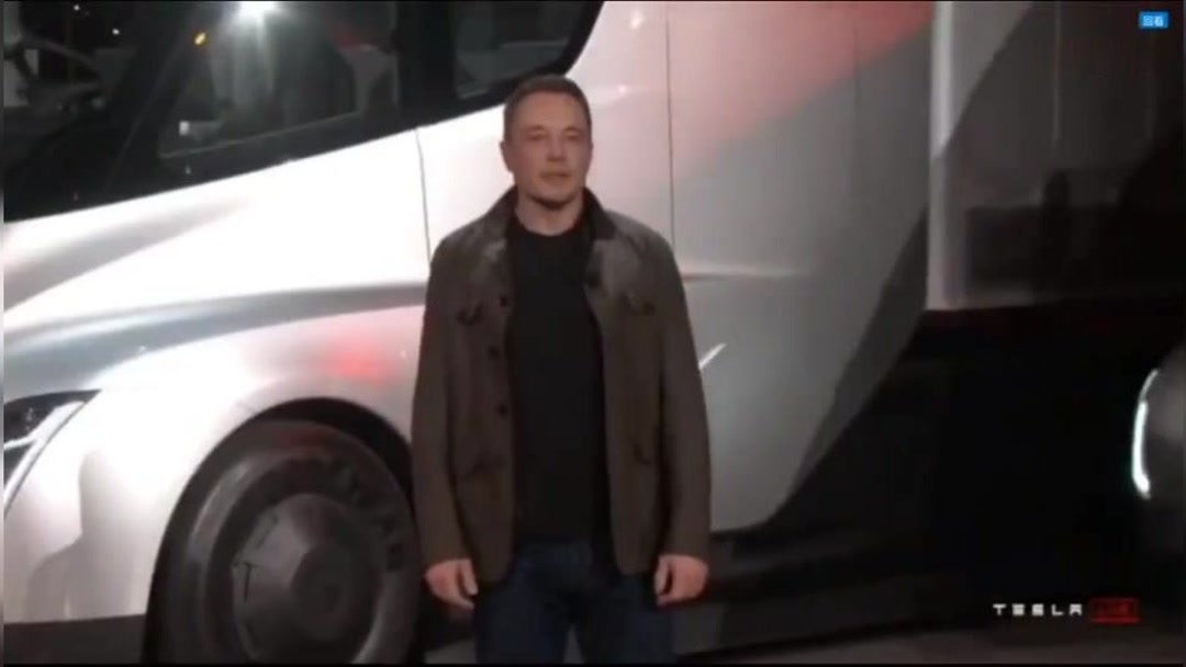 特斯拉发布最酷炫的电动卡车semi, 马斯克再次颠覆行业