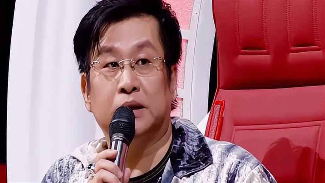 他是一名低调的残疾歌手,他的歌曲却都会唱,大家应该都认识吧!