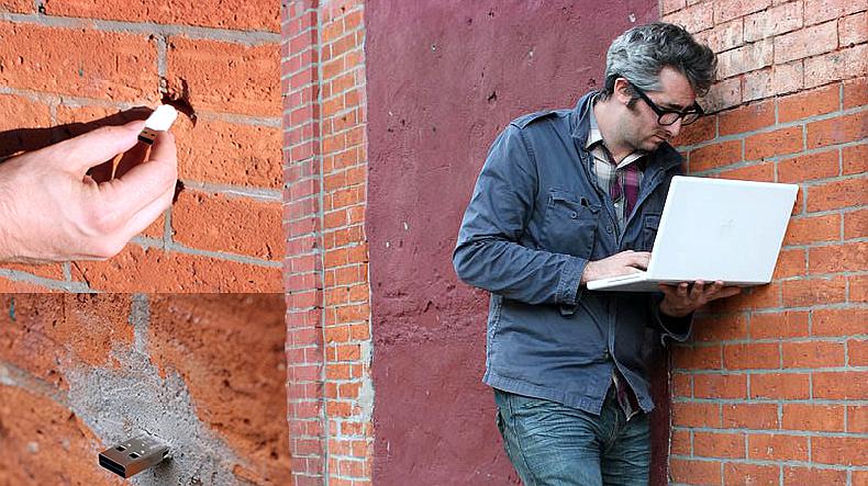 美国街头遍布USB接口,究竟有什么用?连接后发现有些意外