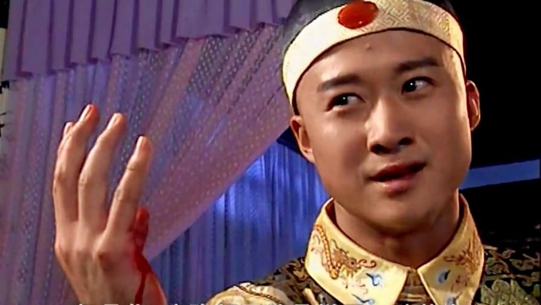 真假皇上长得一模一样,两人打得难解难分,大臣们都看傻眼了