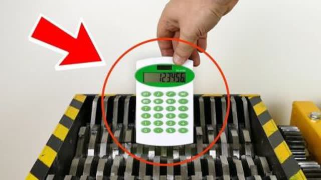 把计算器等文具放到碎纸机里,会发生什么事?