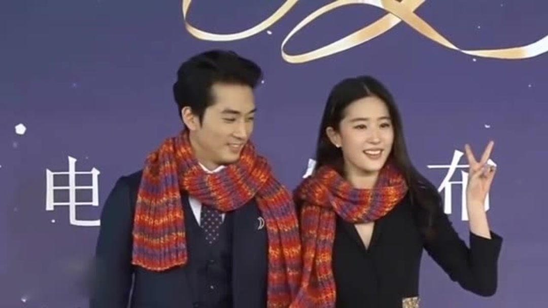 刘亦菲宋承宪今天分手了,鹿晗关晓彤微博惨遭沦陷,直逼分手