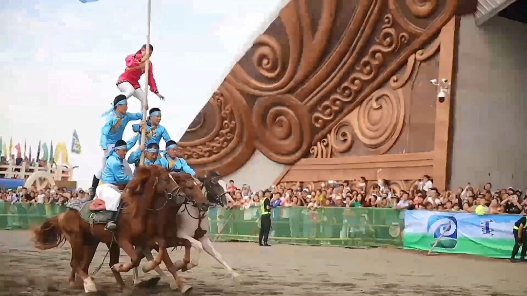 蒙古族庆祝一年丰收 在乌兰察布开展了盛况空前“草原那达慕”