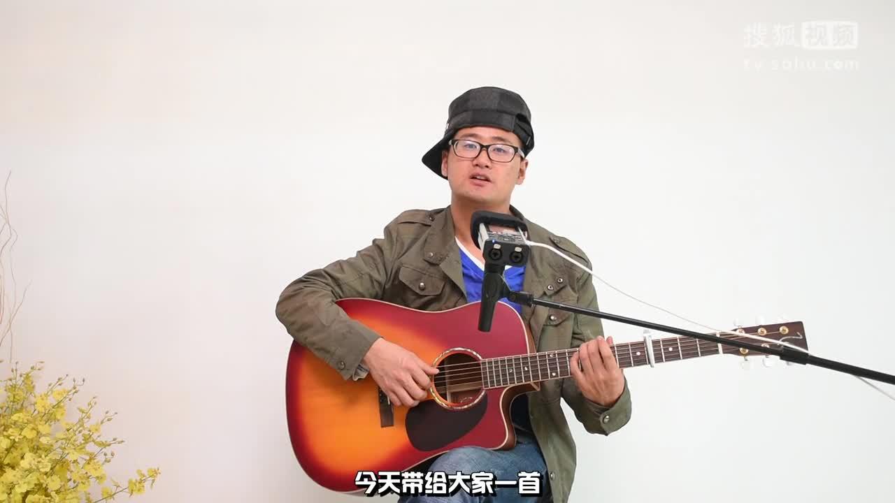 什么吉他牌子好《月亮代表我的心》吉他音乐