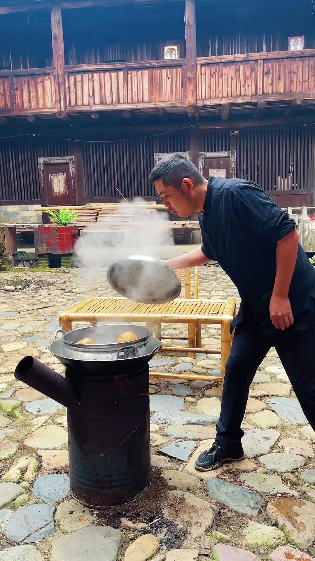 秋天了,天气干燥!买两雪梨跟花椒一起炖了!神清气爽的一天!#新农人...