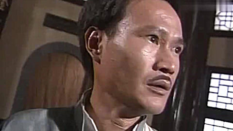 林正英的符全部变成虫子,害的村民肚子疼,都是师兄搞的鬼