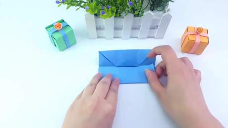 用彩纸做一个漂亮的盒子,小朋友们都喜欢