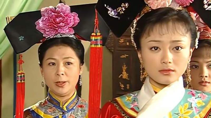还珠格格:老嬷嬷气走小燕子,彻底惹恼五阿哥,回来就是一顿打!