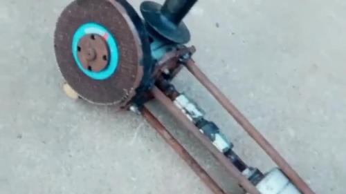 广西牛人用角磨机改装的神器,看到这效果之后,可以申请专利了!