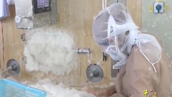 羽绒服的质量好坏看羽绒,李然带你到加工厂一探究竟|最北京0922