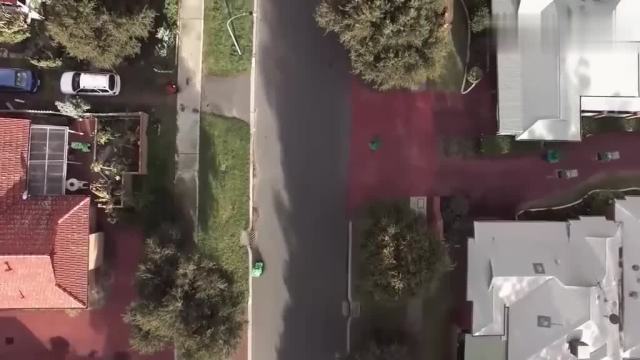 我的世界游戏真人版:怪物学院的怪物们从电脑里爬...