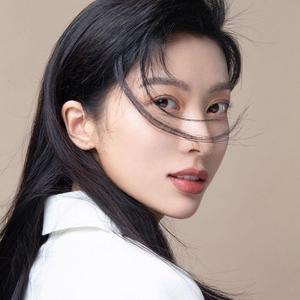 演员童苡萱 