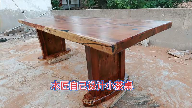 木匠用枣木制作实木小茶桌