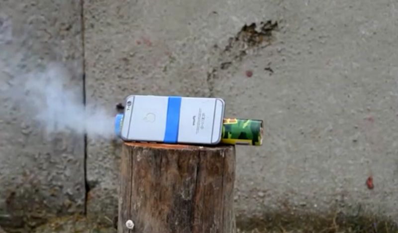 老外这样测试鞭炮的威力,我也是服了!