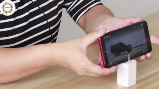 看手机时用手拿着不方便?教你制作简单的手机支架,不妨一试