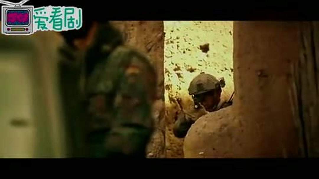 电影《红海行动》里这个片段你一定没看过,突击队潜伏偷袭太帅了