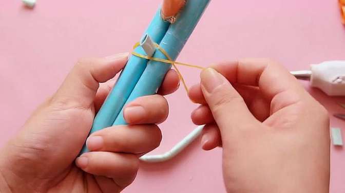 怎么做枪发射子弹?步骤挺简单,来跟着这个小姐姐学习一下吧