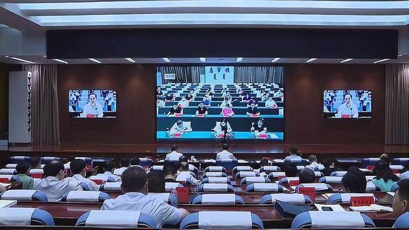 全市疫情防控视频专题会议召开 7月8日,全区新冠肺炎疫情防控视频...