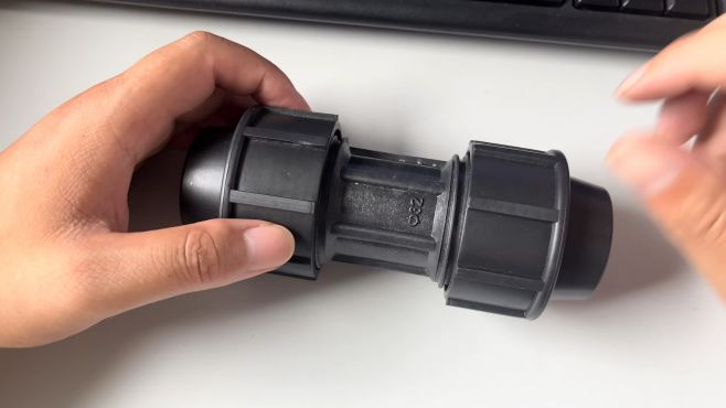 pe管快速接头,pe灌溉管接头三通,pe管道快速接头三通