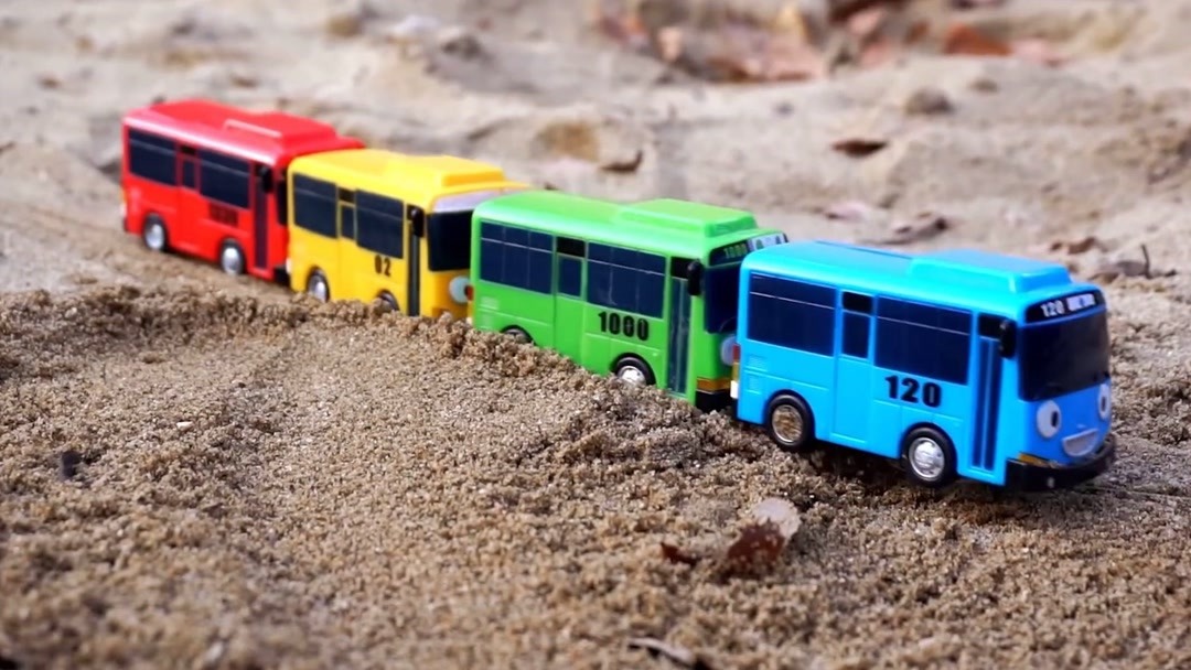 救援车队动画版 第30集 居然掉进了水池