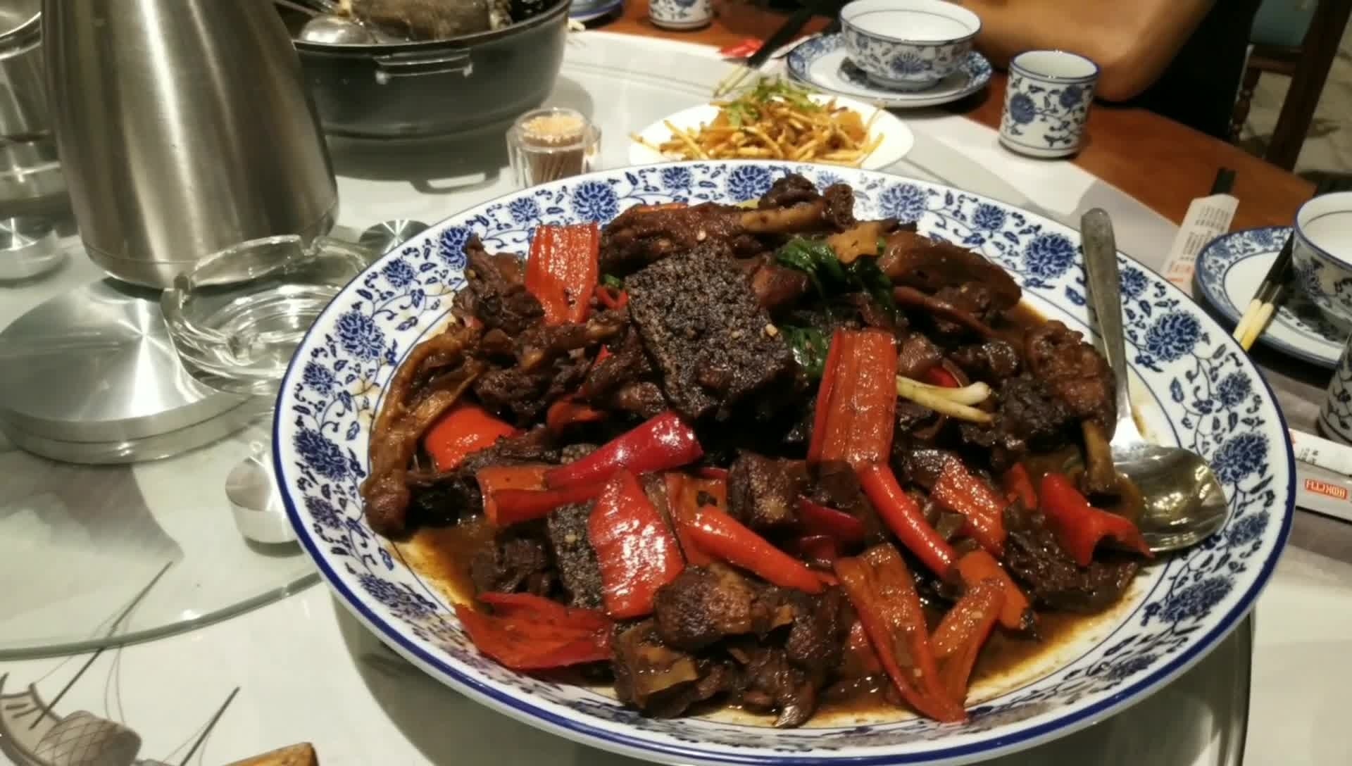 大厨湖南美食行,强烈推荐怀化最地道的湘菜馆,好吃到...