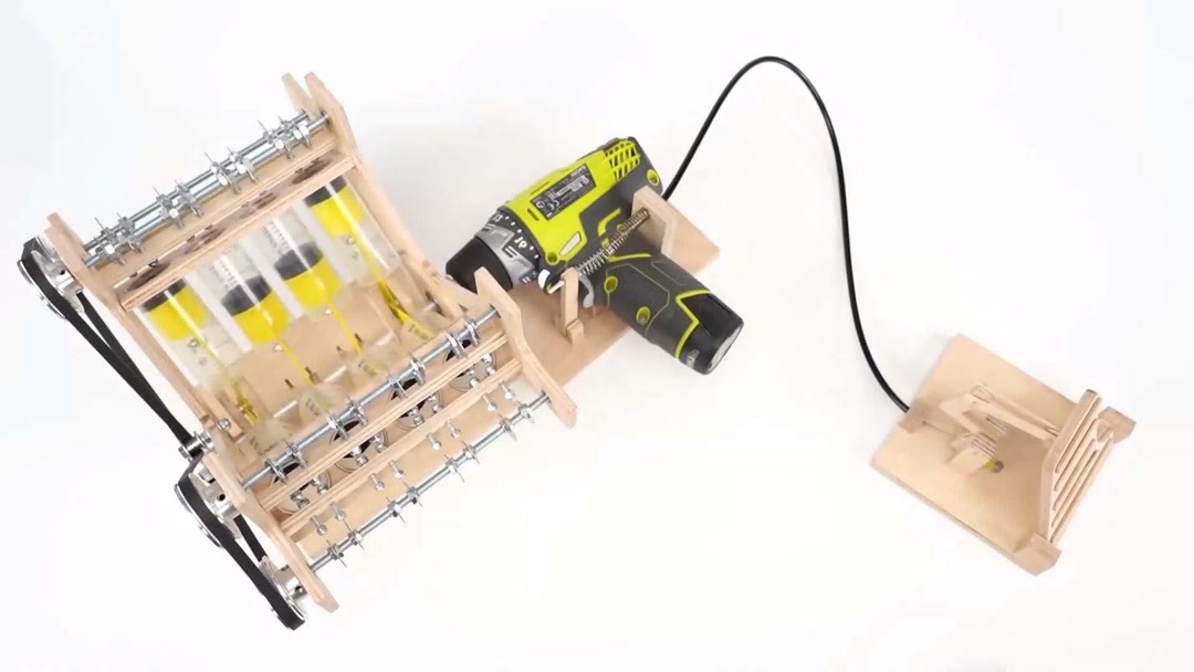 米趣实验室:发动机原来是这么工作的,怎么用简单材料给你整明白