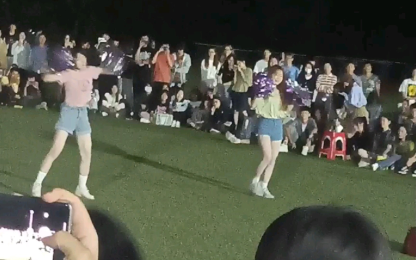 南京林业大学淮安校区夜间操场表演