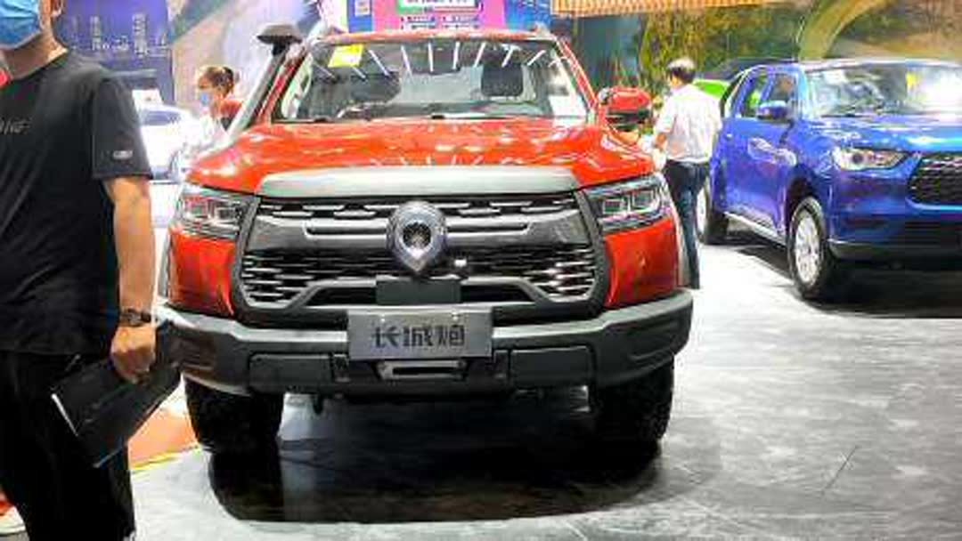 2020款长城炮越野皮卡霸气登场,看这颜值和内饰,买不买自己考虑