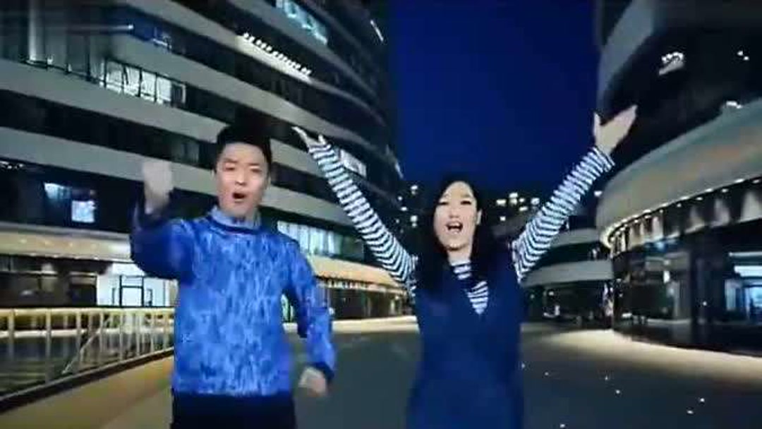 “凤凰传奇”杨魏玲花和曾毅的日常生活照,可谓是才子配佳人