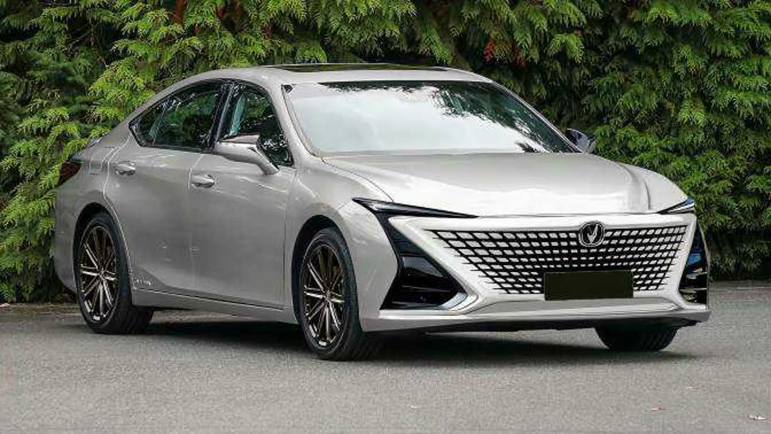 长安UNI轿车年底量产,2.0T动力比领克03+还猛,或售15万有望爆款