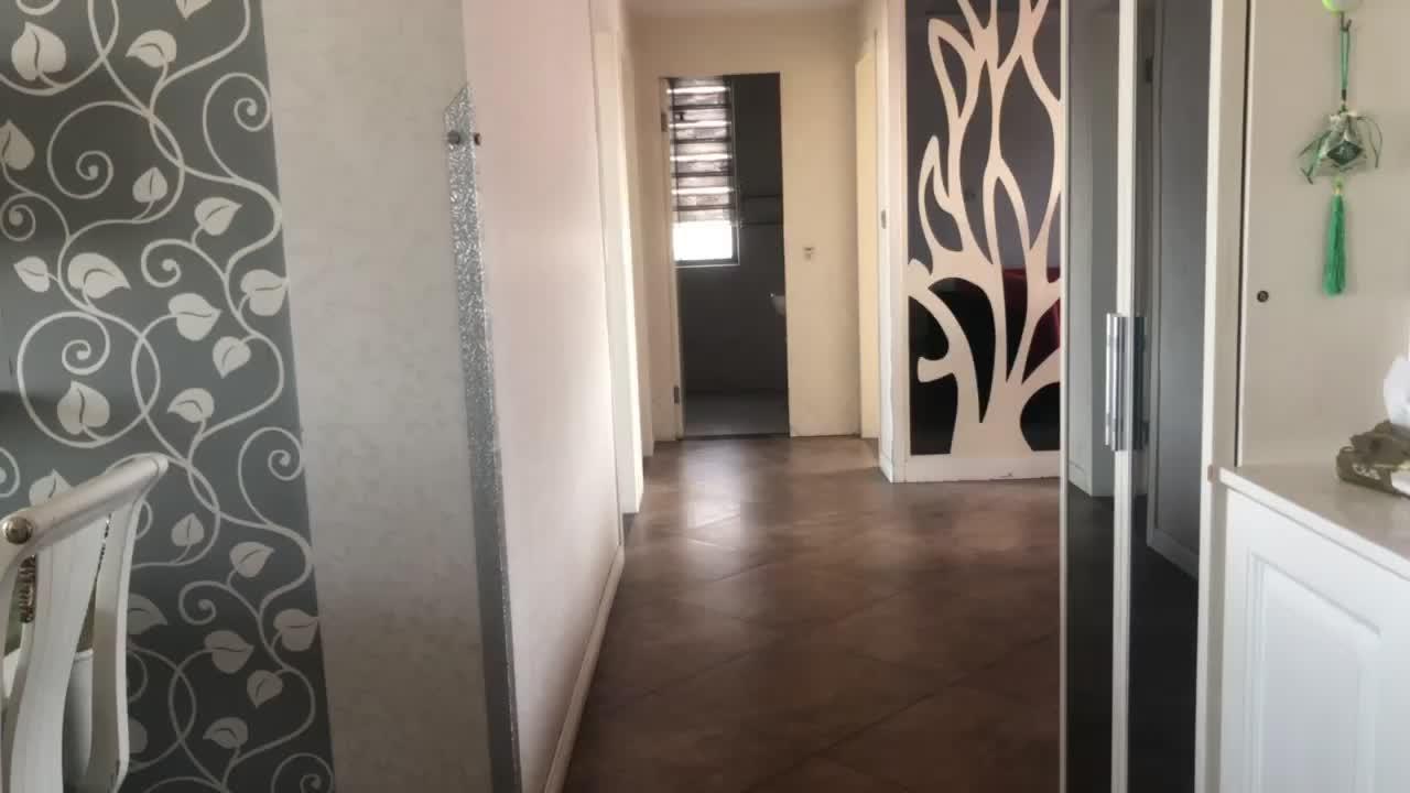 ...开发商,园林绿化覆盖率极高的小区,精装修三室,高楼层采光好,户型方正