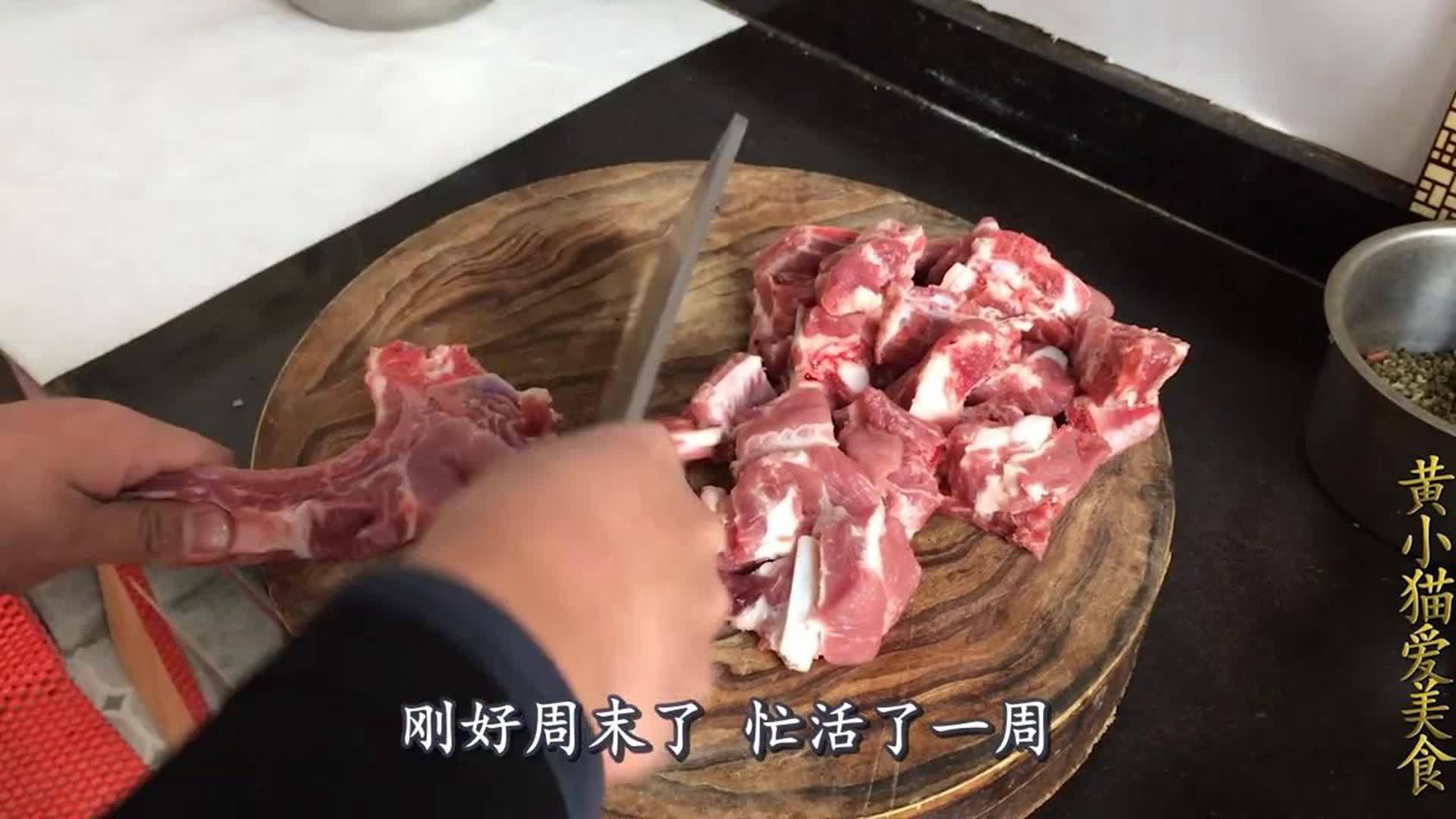 大厨教你土豆炖排骨的正宗做法,步骤详细清晰,先收藏了