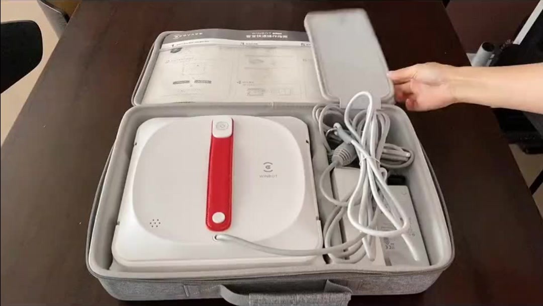 居家好物擦窗神器:科沃斯擦窗机器人到底怎么样?