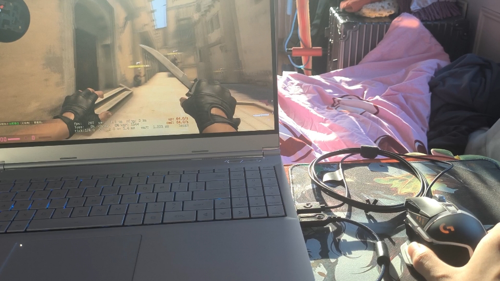 ...情况的,一晃鼠标就切枪,浏览网页也是一晃就上下滑动,是滚轮坏了么