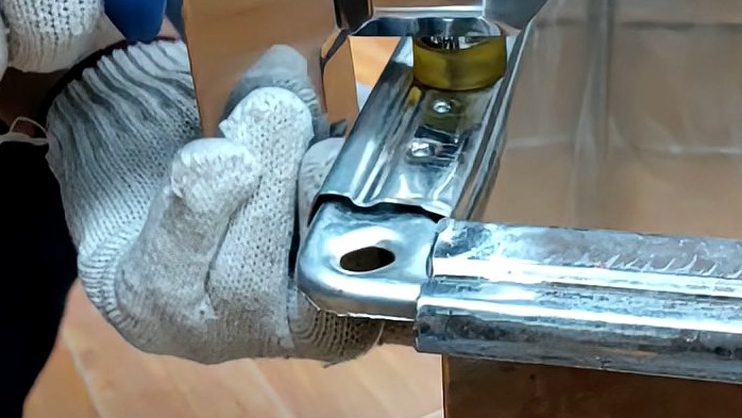 通风管道角钢角码快速铆接 速铆通电动液压铆接枪 无铆连接新工艺