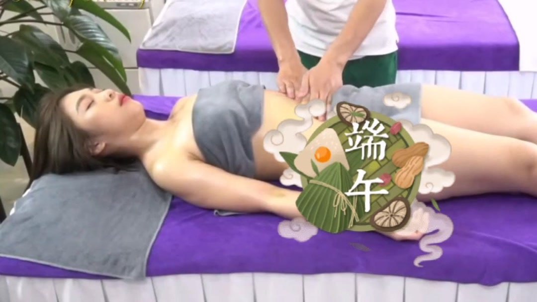 美女少妇腹部赘肉按摩
