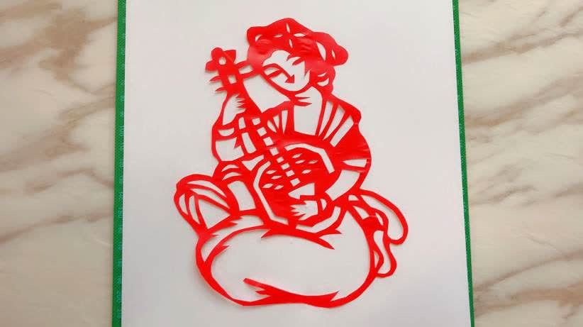 幼儿刻纸教程,教你制作一位古风美女,刀法简单易学!