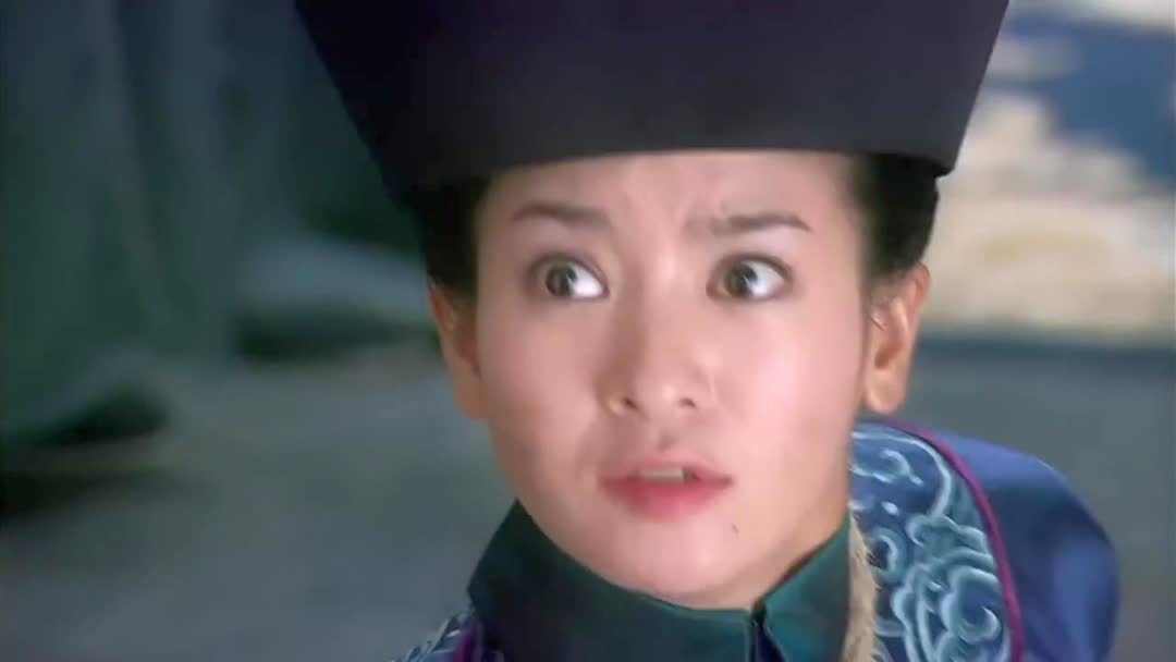 容嬷嬷要打小燕子耳光,却被小燕子反削了一顿,实在太解气了!