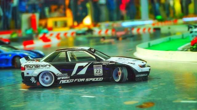 RC模型:把玩遥控汽车模型,这拍摄手法很不错